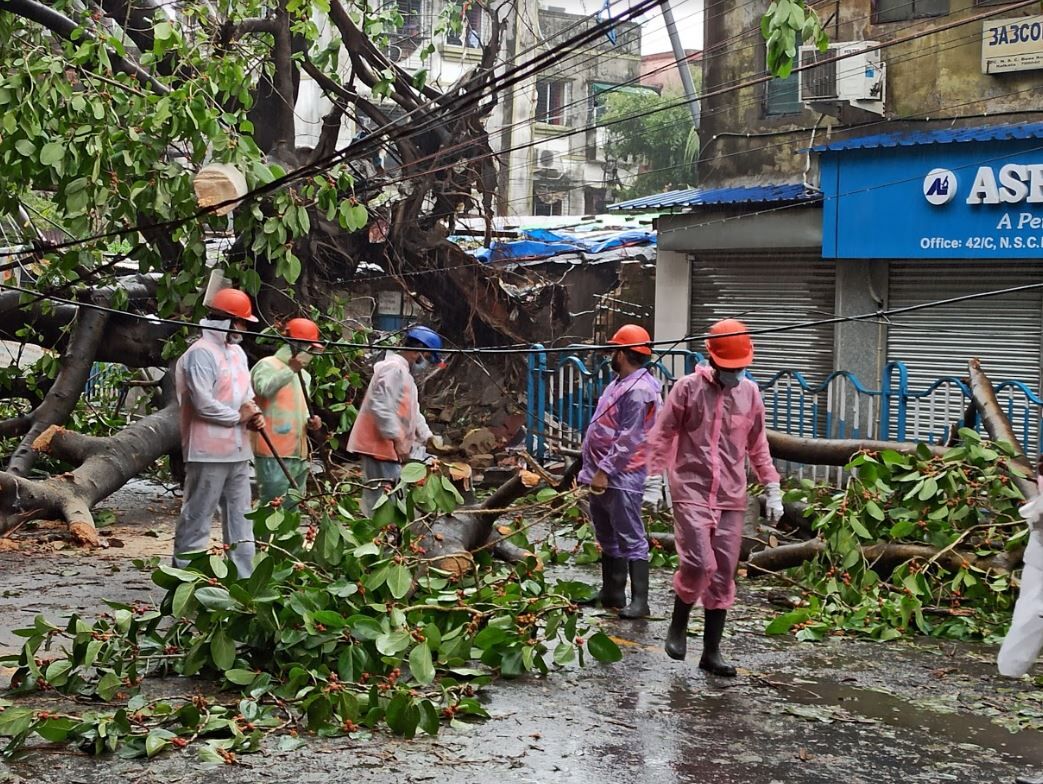 Death and Destruction as Cyclone Amphan hits West Bengal - In Photos